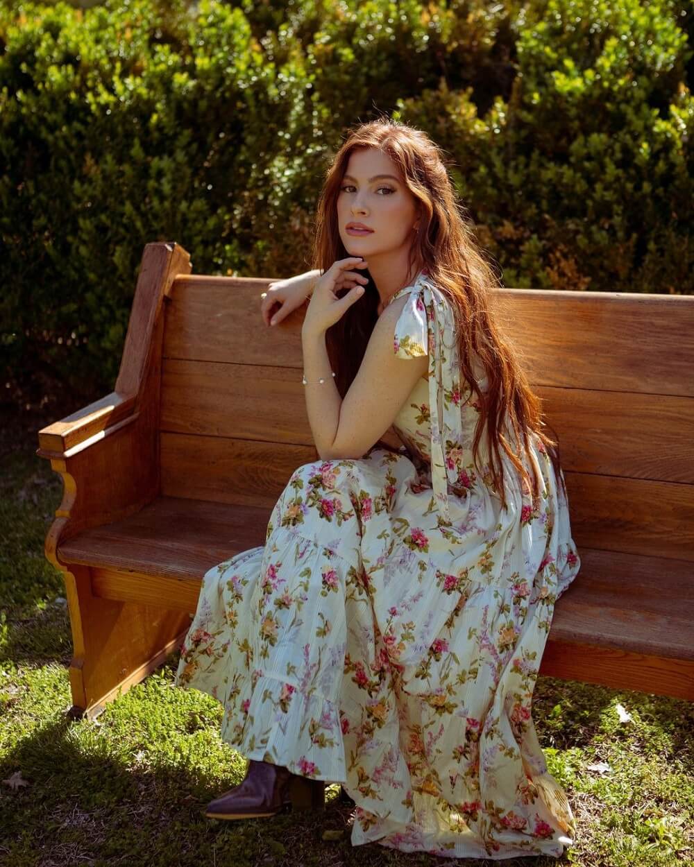 Riley Clemmons Husband, Age, Height, Net Worth, Songs, Wiki