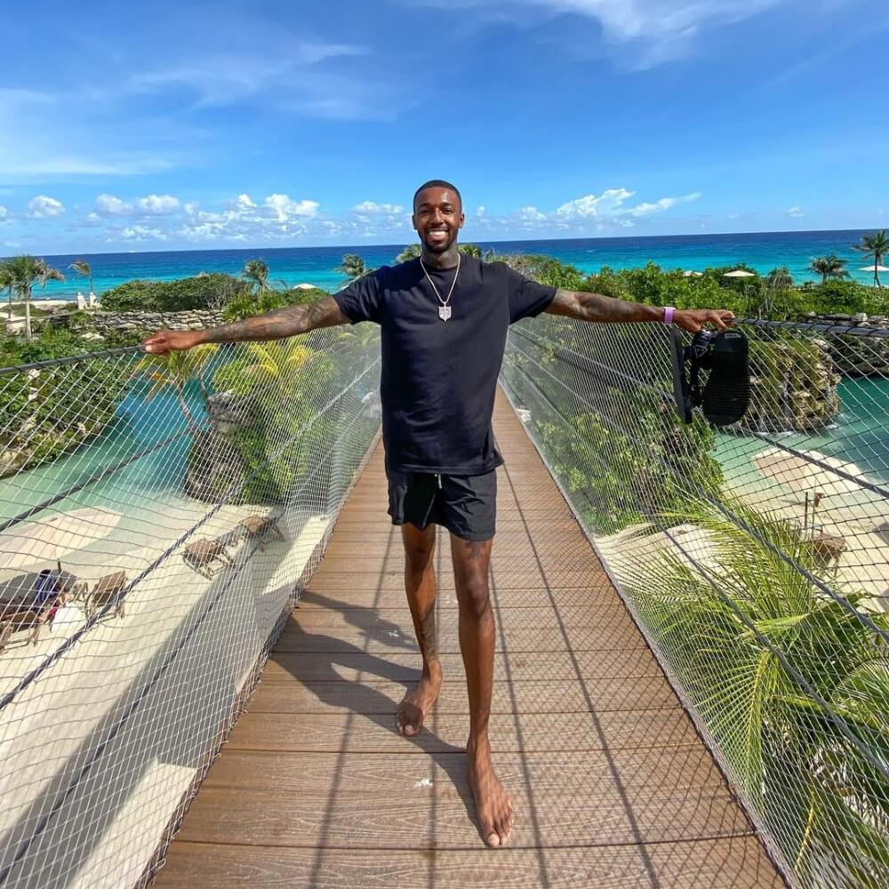 Cue Banks Net Worth, Age, Wife, Height, Career, Course