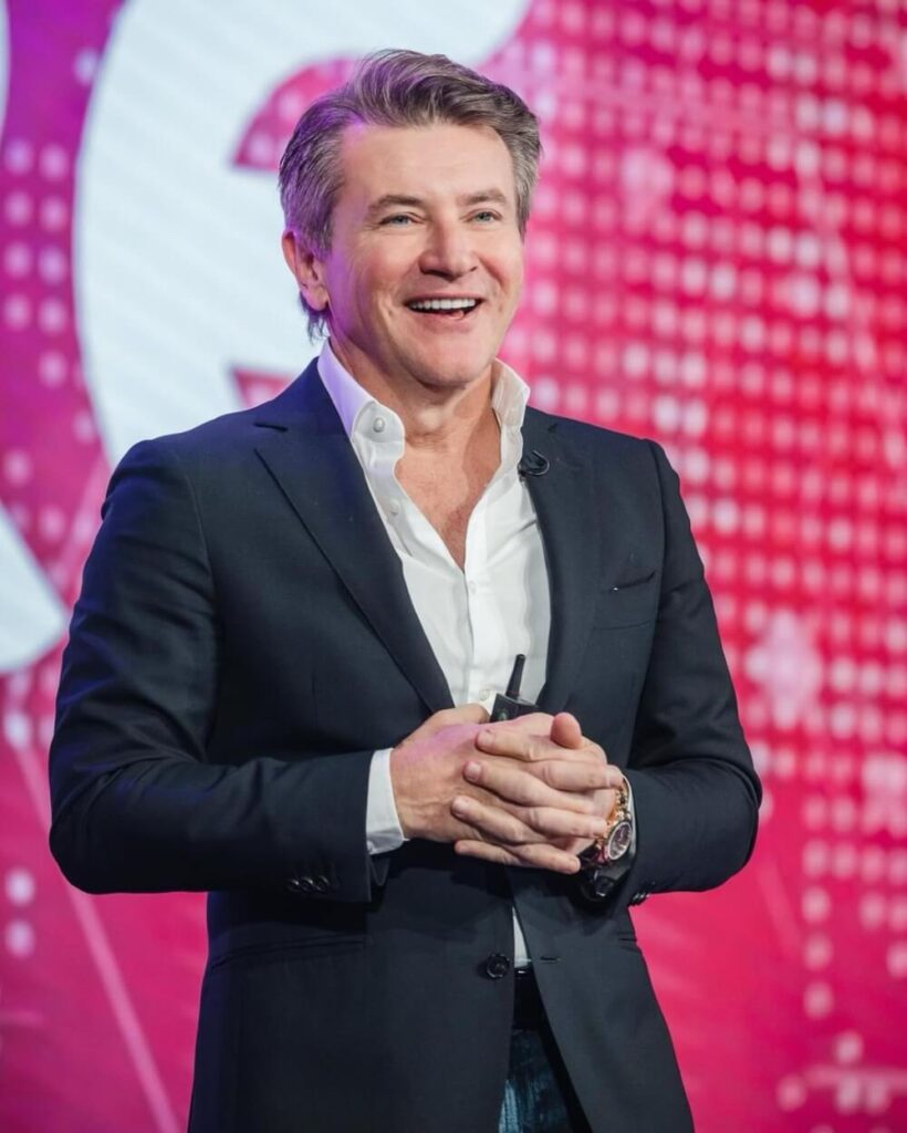 Robert Herjavec Wife, Net Worth, Children, Age, Height, Wiki