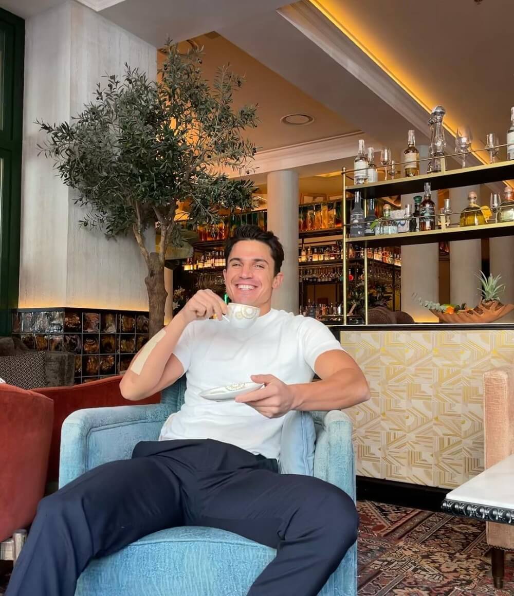 Alex Gonzalez Net Worth, Age, Height, Wife, Career