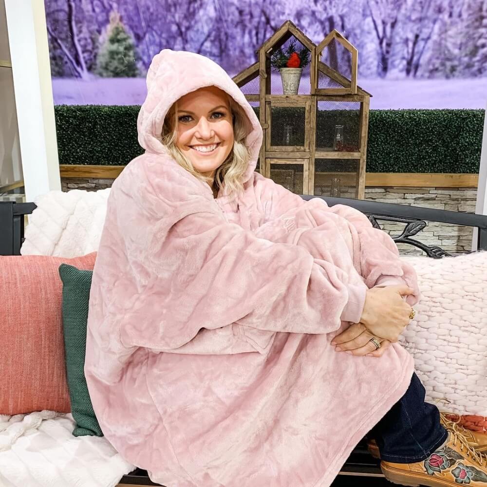 Terri Conn QVC Age, Net Worth, Husband, Daughters, Wiki