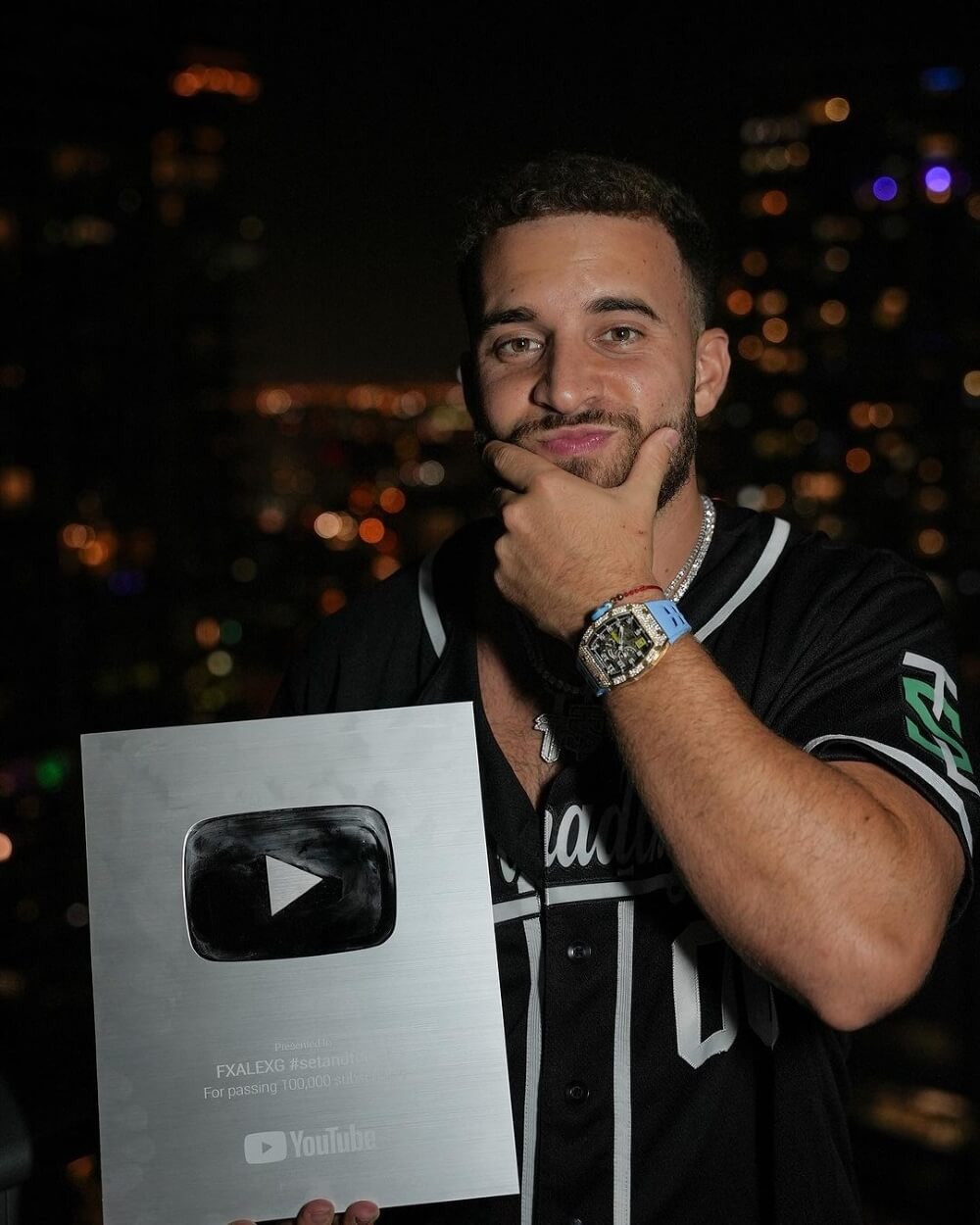 Alex Gonzalez Trader Net Worth, Age, Height, Wife, Biography