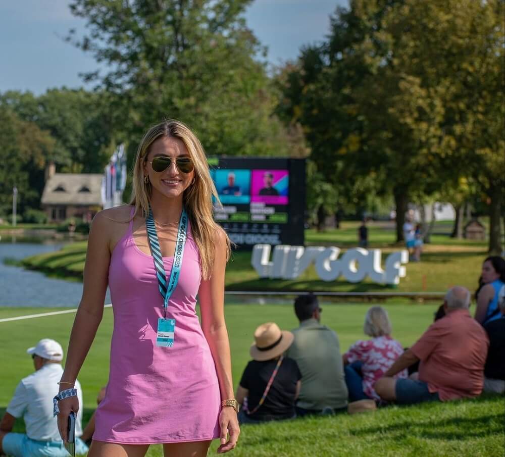 Hannah Cook Barstool, Age, Husband, Net Worth, Height