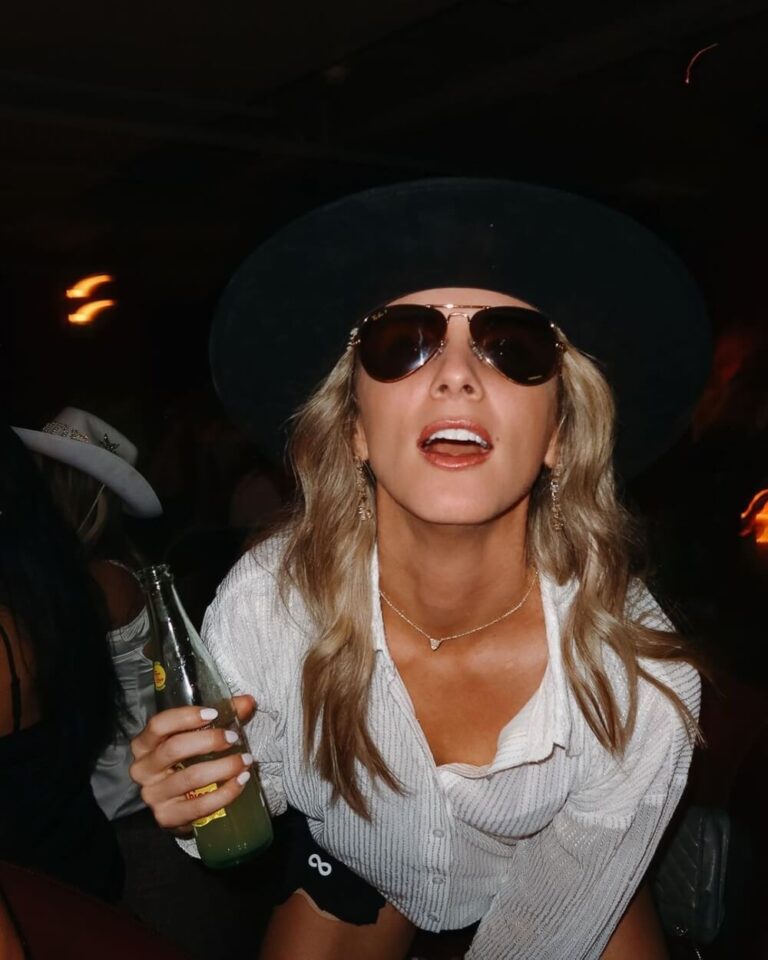 Adley Kinsman Age, Husband, Net Worth, Kids, Height, Career