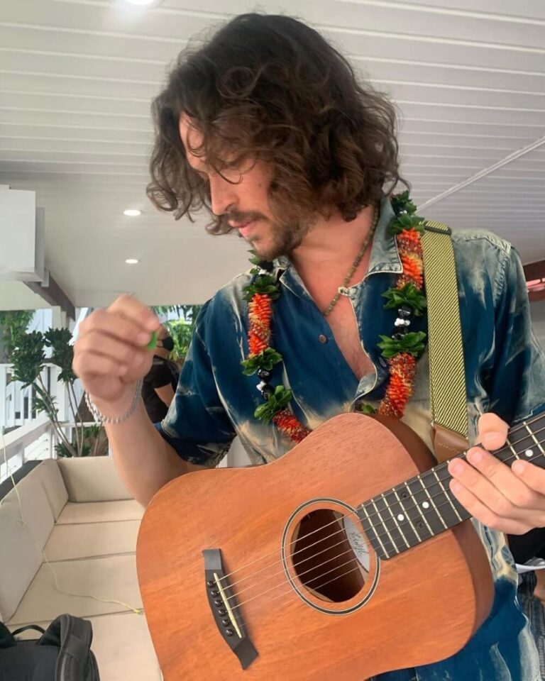 Alex Kinsey Wife, Age, Height, Net Worth, Career, Wiki