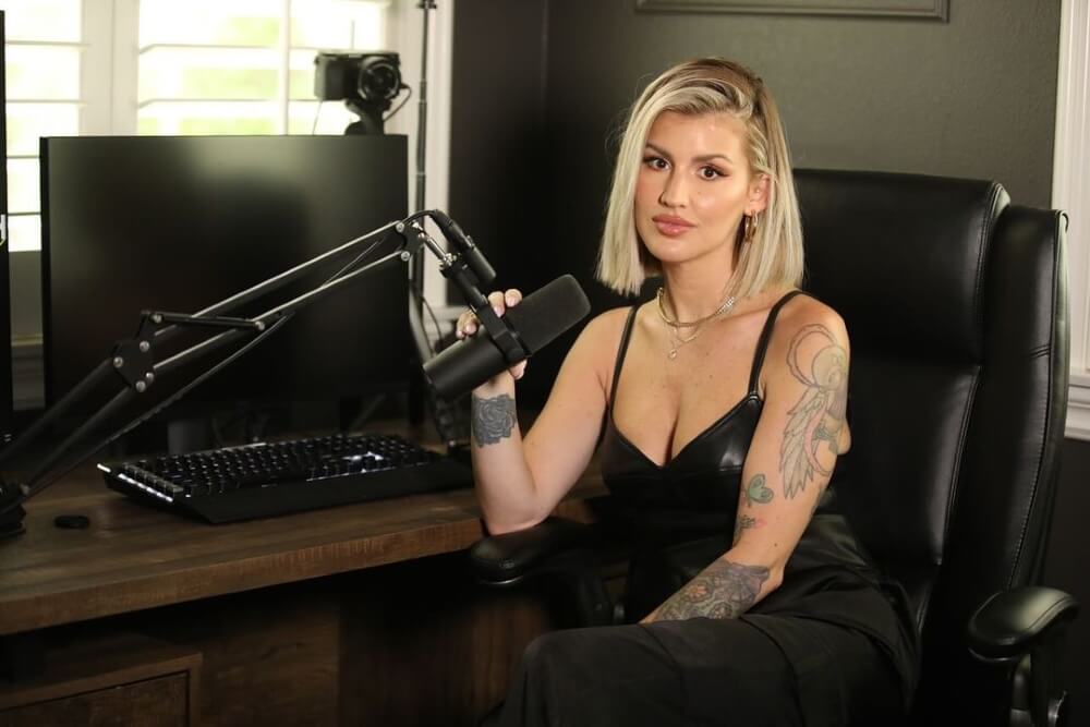 Annie Elise Husband, Age, Net Worth, Height, Career, Wiki Annie Elise Husband, Age, Net Worth, Height, Career, Wiki