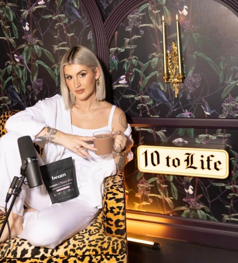 Annie Elise Husband, Age, Net Worth, Height, Podcast, Wiki