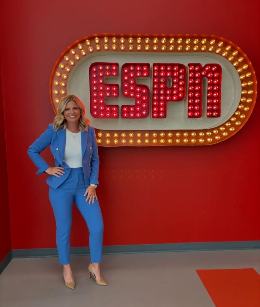 Lindsey Thiry Bio, Age, Husband, Kids, Net Worth, Height, Family