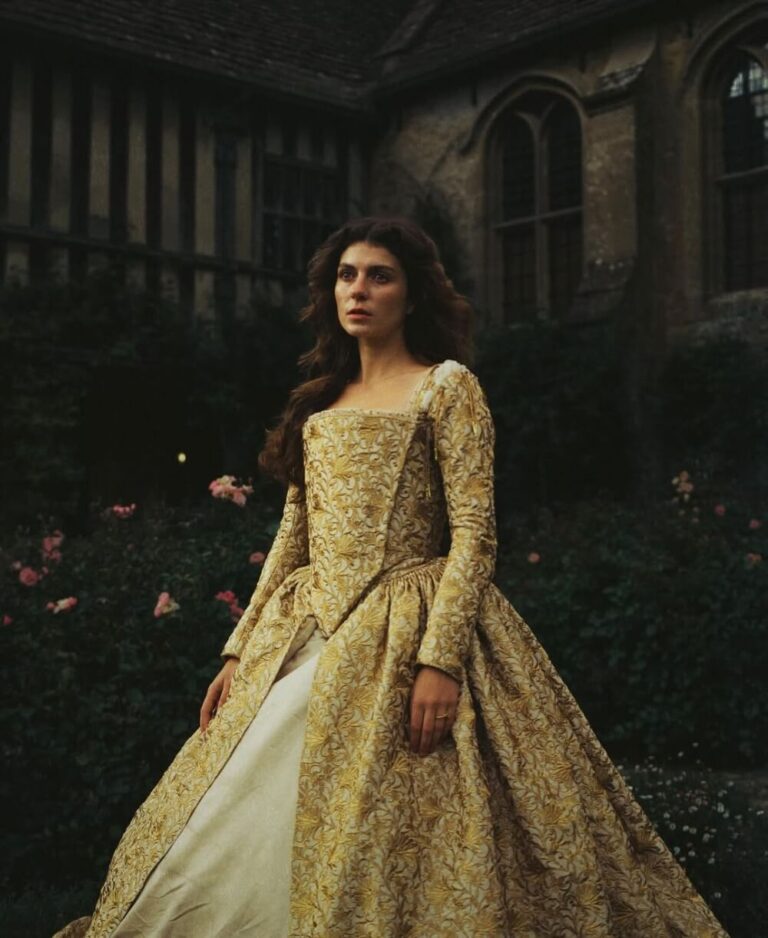 Emily Bader Age, Husband, Height, Net Worth, Weight, Parents