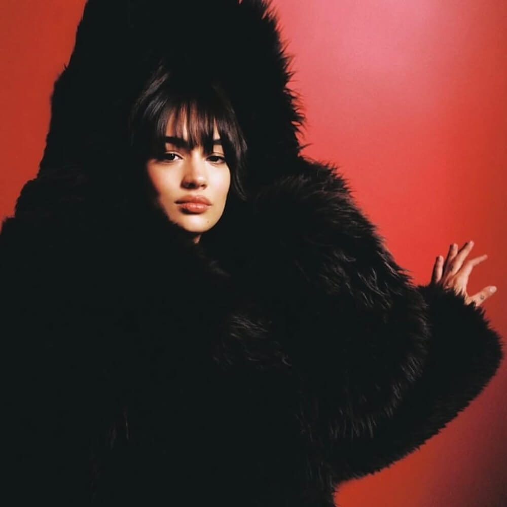 Thalia Besson Age, Ethnicity, Parents, Height, Net Worth, Boyfriend