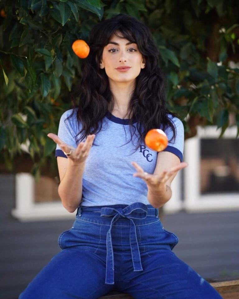 Ayden Mayeri Husband, Age, Height, Net Worth, Siblings, Religion