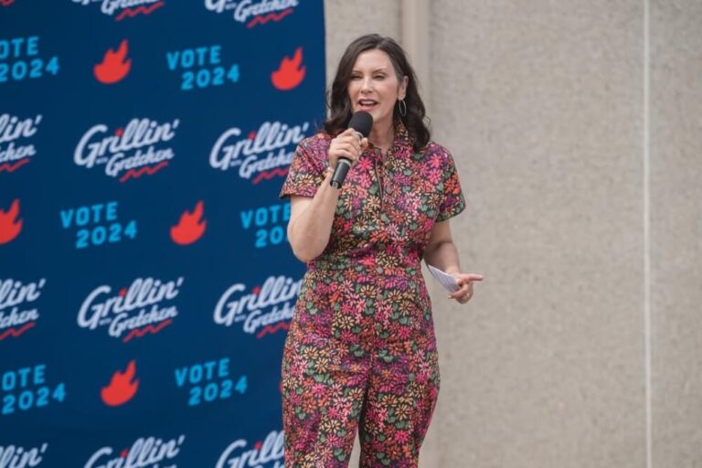 Gretchen Whitmer Education, Height, Net Worth, Husband, Kids