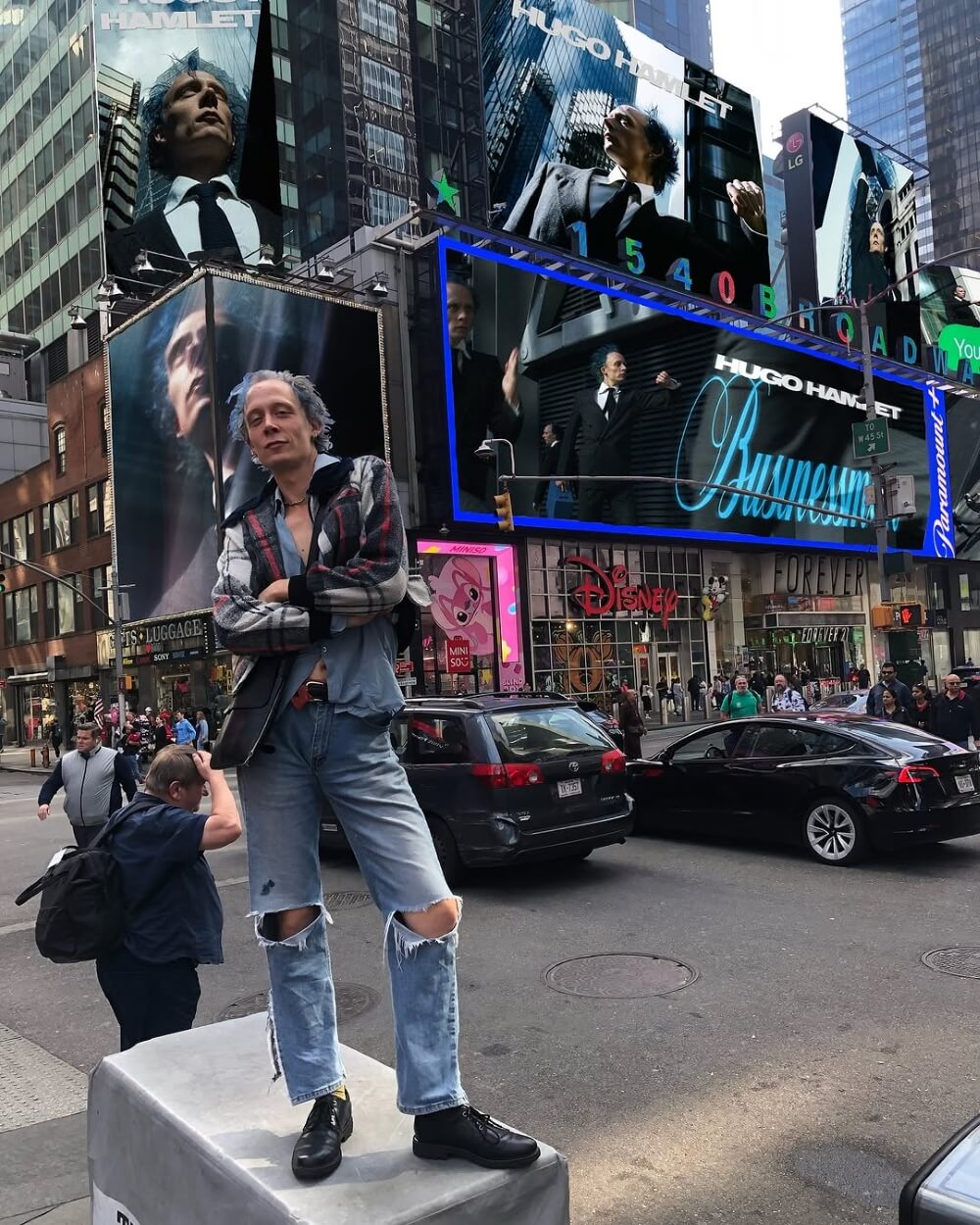 Hugo Hamlet Age, Birthday, Wife, Parents, Net Worth