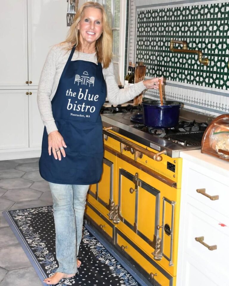 Elin Hilderbrand Net Worth, Age, Husband, Family, Children