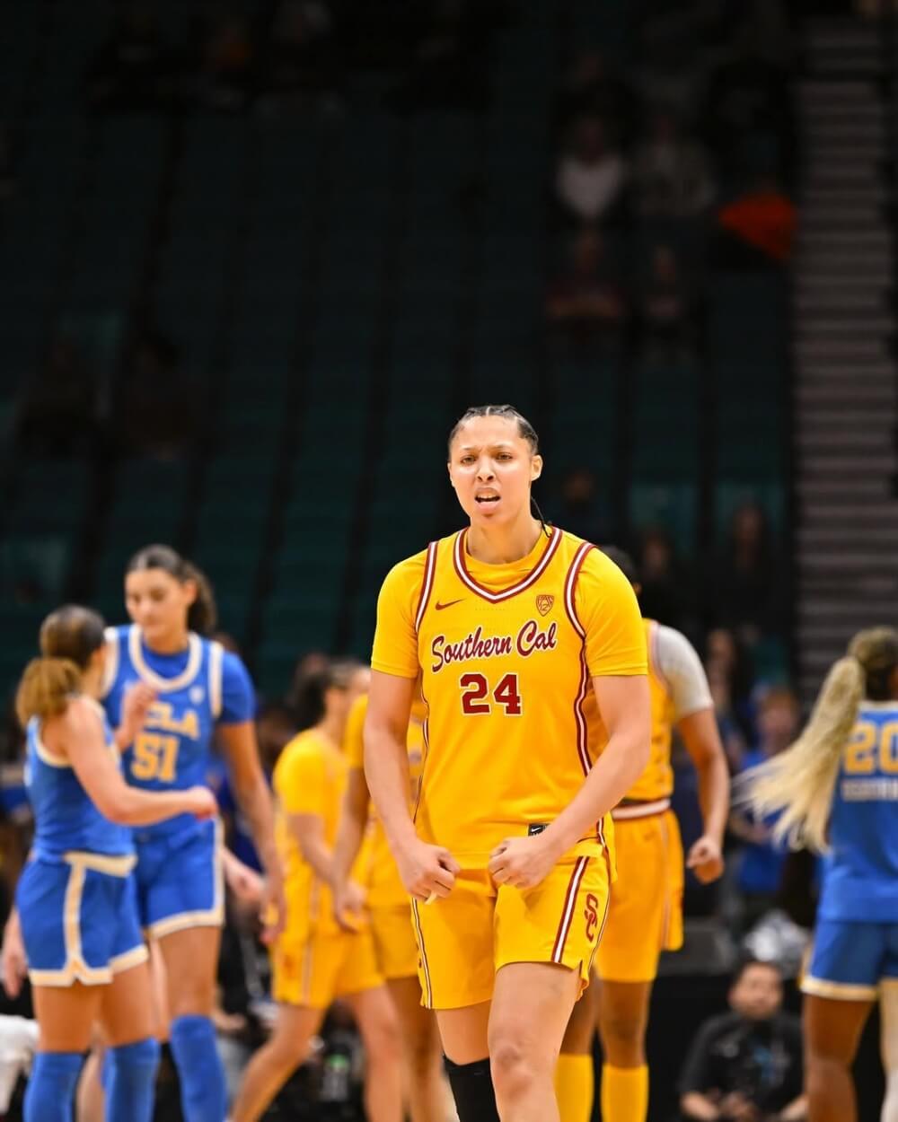 Kaitlyn Davis Age, Husband, Net Worth, Family, Height, Bio