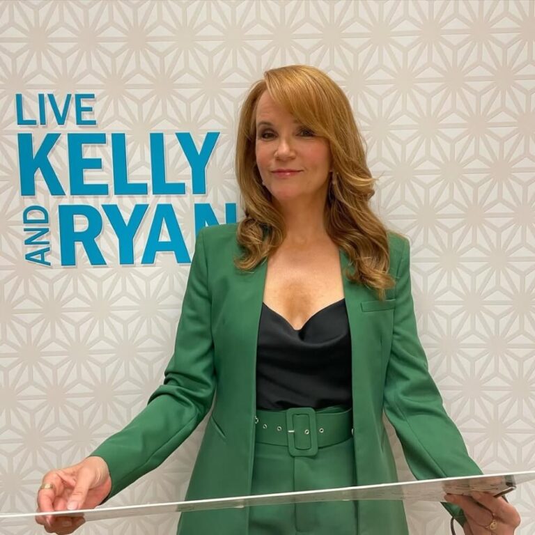 Lea Thompson Age, Husband, Daughter, Height, Net Worth, Wiki