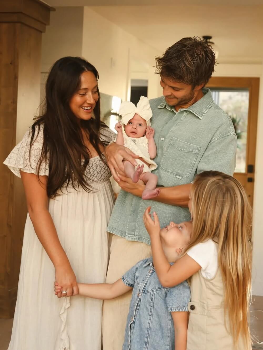 Lo Beeston Age, Net Worth, Husband, Children, Real Name, Sister