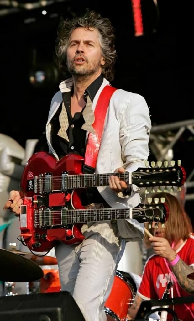 Wayne Coyne Age, Wife, Kids, Height, Net Worth, Song, Bio