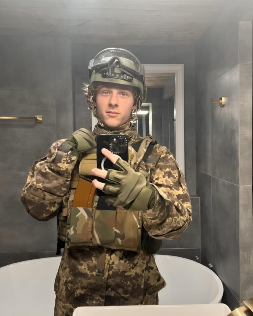 Lev Cameron Age, Net Worth, Height, Girlfriend, Ethnicity, Bio