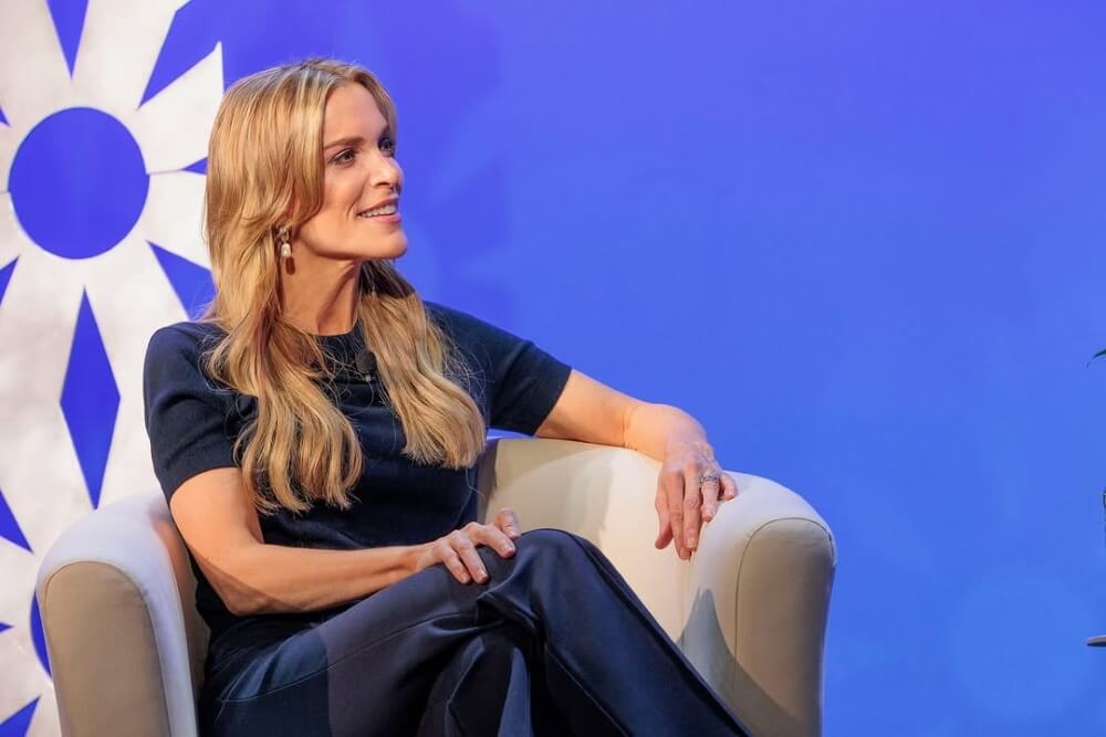 Kelly Ripa Net Worth, Age, Husband, Kids, Height, Biography