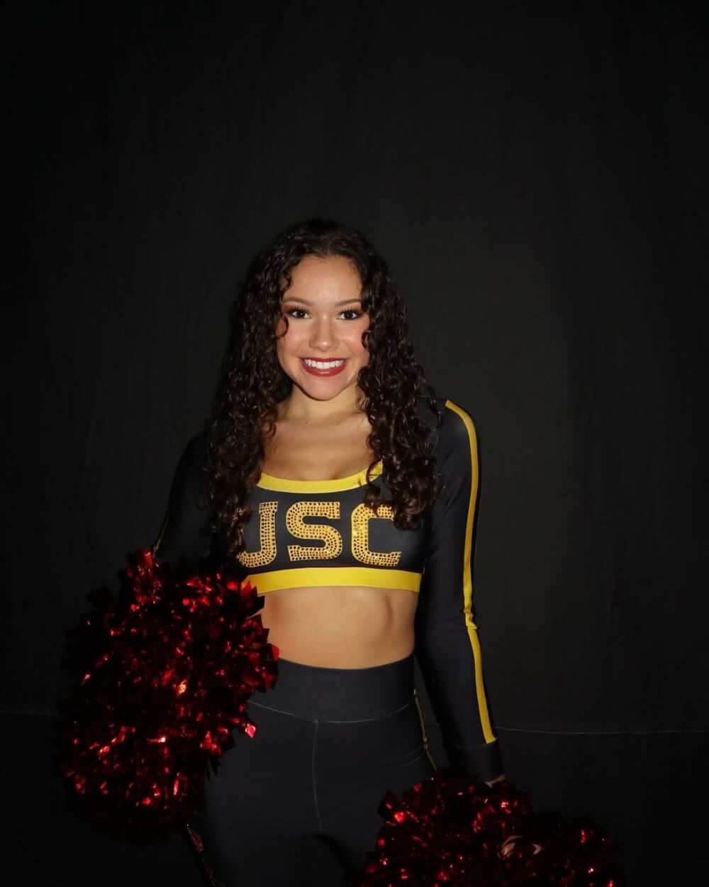 Sierra Haschak Age, Sisters, Boyfriend, Height, Net Worth, Songs