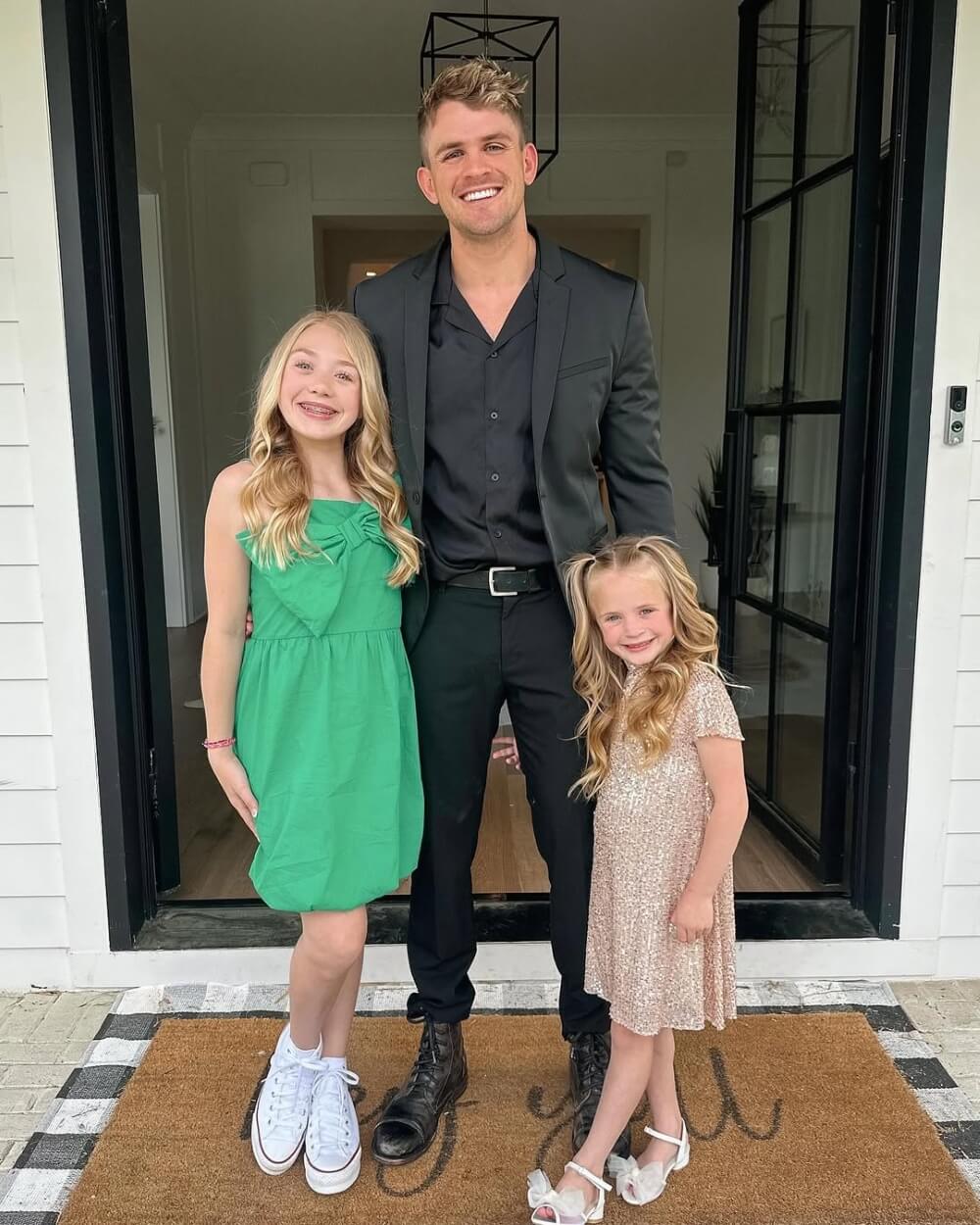 Cole LaBrant Kids, Wife, Age, Sister, Net Worth, Brother, Wiki