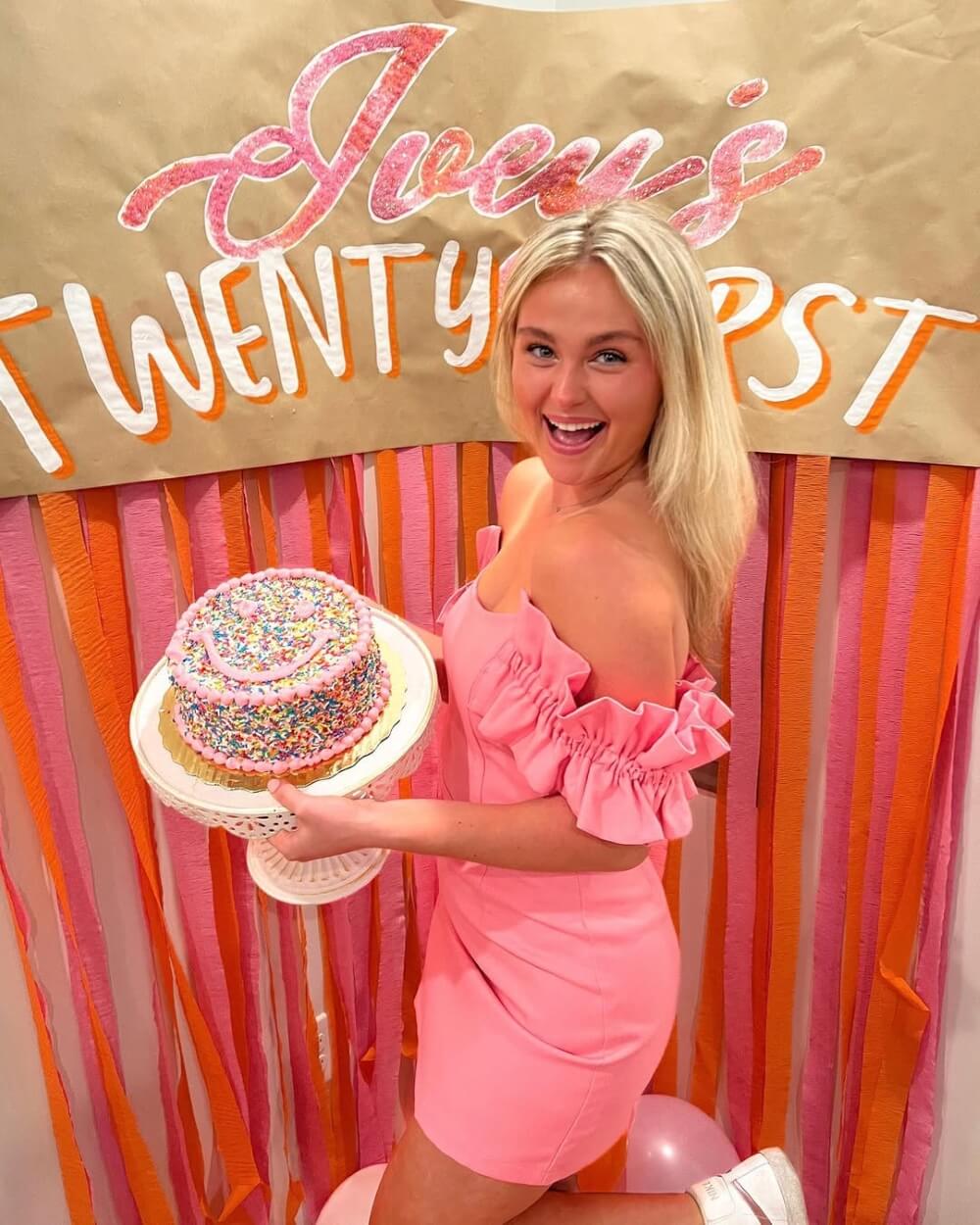 Ivey Meeks Age, Husband, Songs, Net Worth, Height, Bio