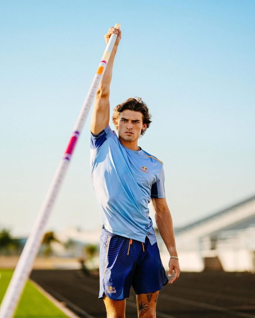 Sam Hurley Age, Height, Brother, Net Worth, Girlfriend, Ethnicity