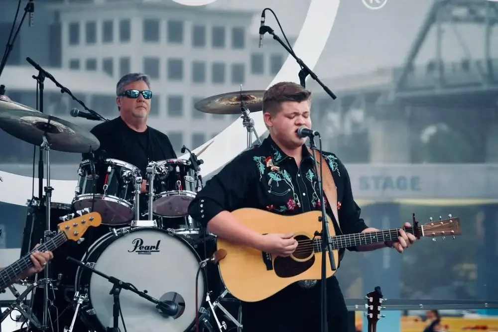 Alex Miller Age, Net Worth, Height, Wife, Songs, Parents, Bio