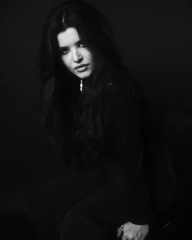 Belle Frantz Age, Height, Family, Net Worth, Boyfriend, Wiki