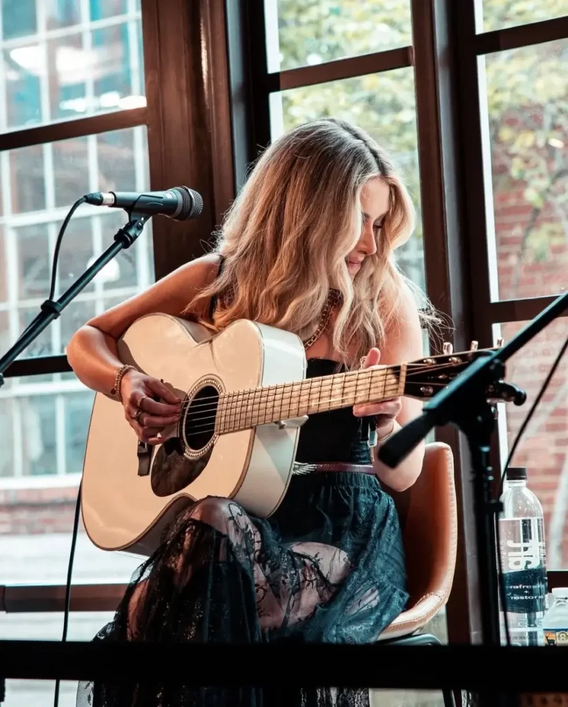 Grace Tyler Age, Height, Husband, Kids, Net Worth, Songs, Bio