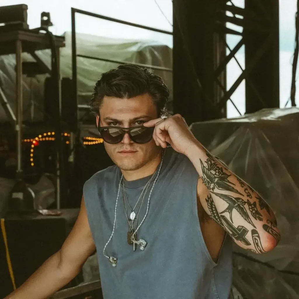Logan Crosby Bio, Age, Wife, Height, Net Worth, Songs, Wiki