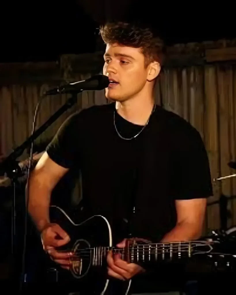 Will Cullen Age, Wife, Net Worth, Height, Songs, Parents, Wiki