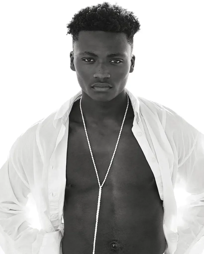 Devon Weetly Age, Height, Twin Brother, Girlfriend, Net Worth, Bio