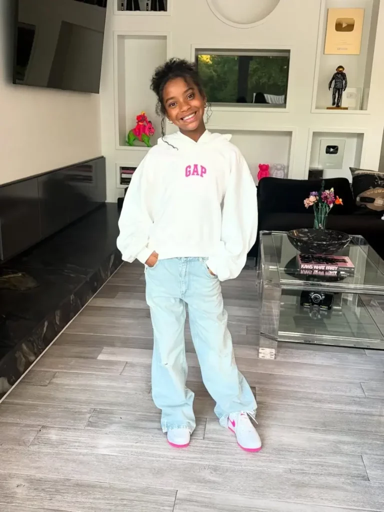 Grey Skye Evans Siblings, Age, Real Name, Parents, Net Worth