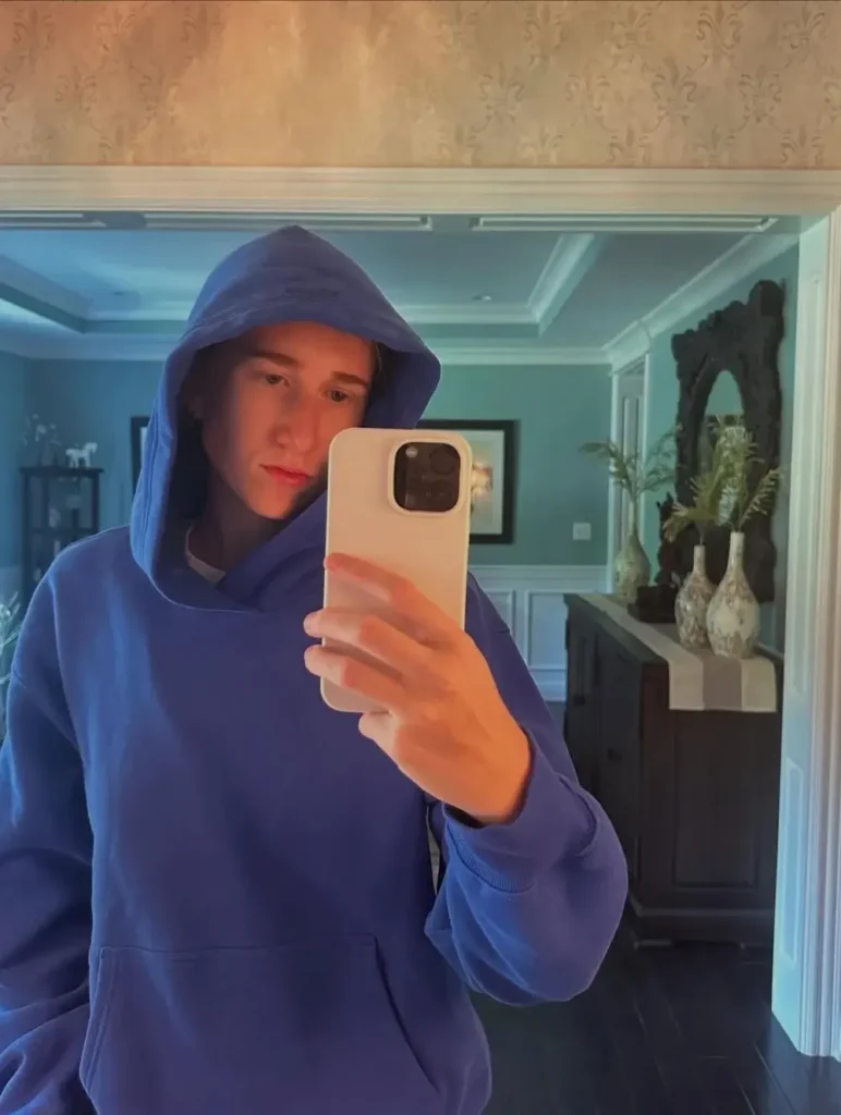 Katie B Streamer Age, Real Name, Height, Girlfriend, Net Worth