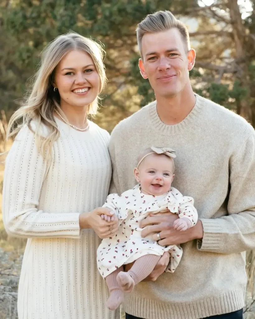 Bella Weems-Lambert Age, Husband, Daughter, Net Worth, Sister