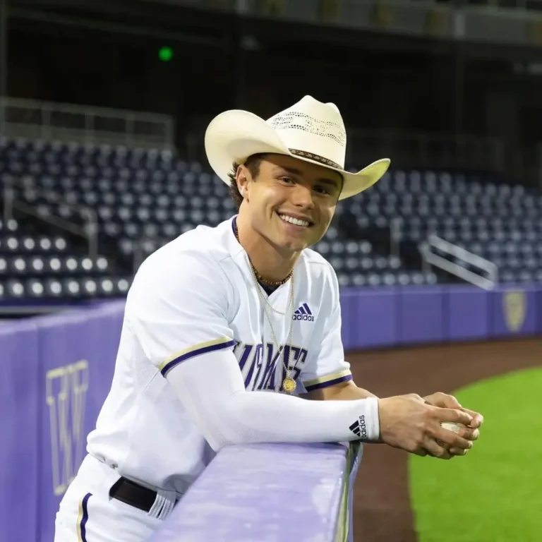 Chase DeMoor Wiki, Age, Height, Net Worth, Girlfriend, Weight