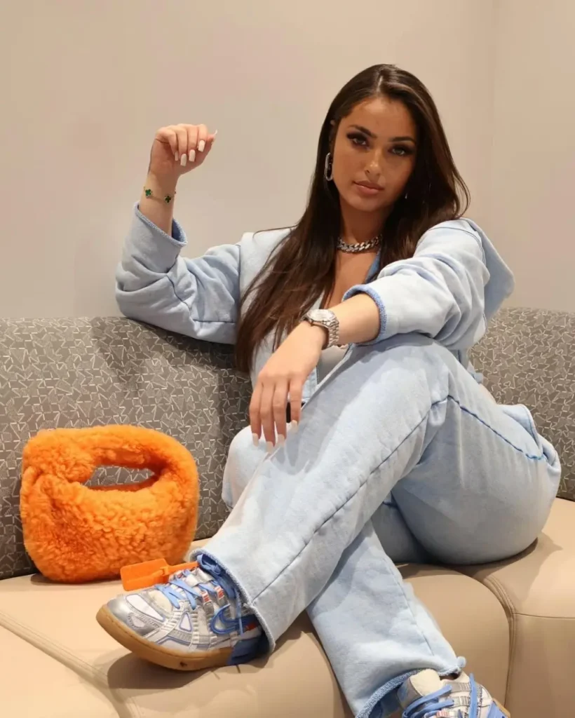 Ash Kash Age, Height, Ethnicity, Net Worth, Parents, Boyfriend, Kids