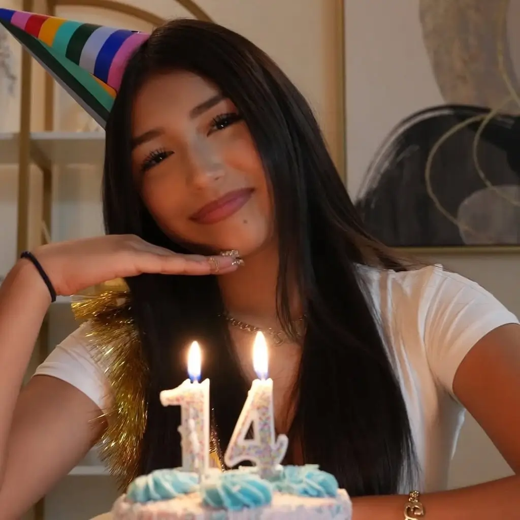 Esli Mendez Height, Age, Net Worth, Ethnicity, Sisters, Real Name