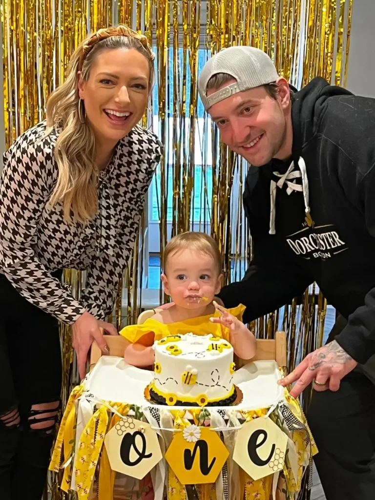 Katie Thompson Age, Salary, Husband, Net Worth, Height, Kids, Bio