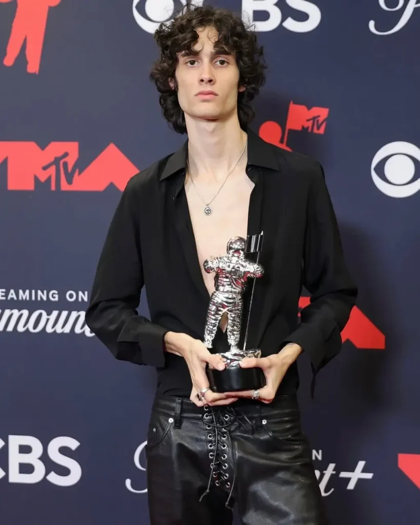 Shane Boose (Sombr) Height, Age, Net Worth, Parents, Ethnicity